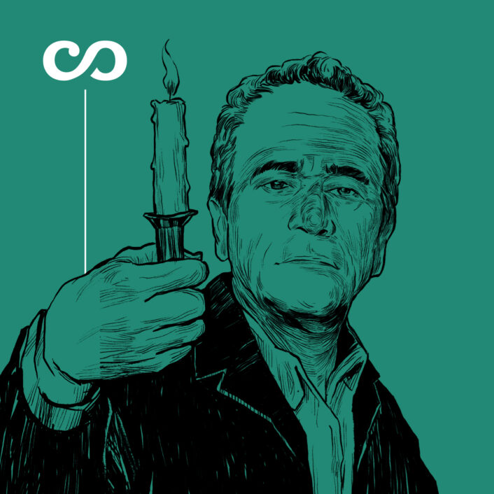 Evelio Rosero, el novelista que escribe a mano y con vela